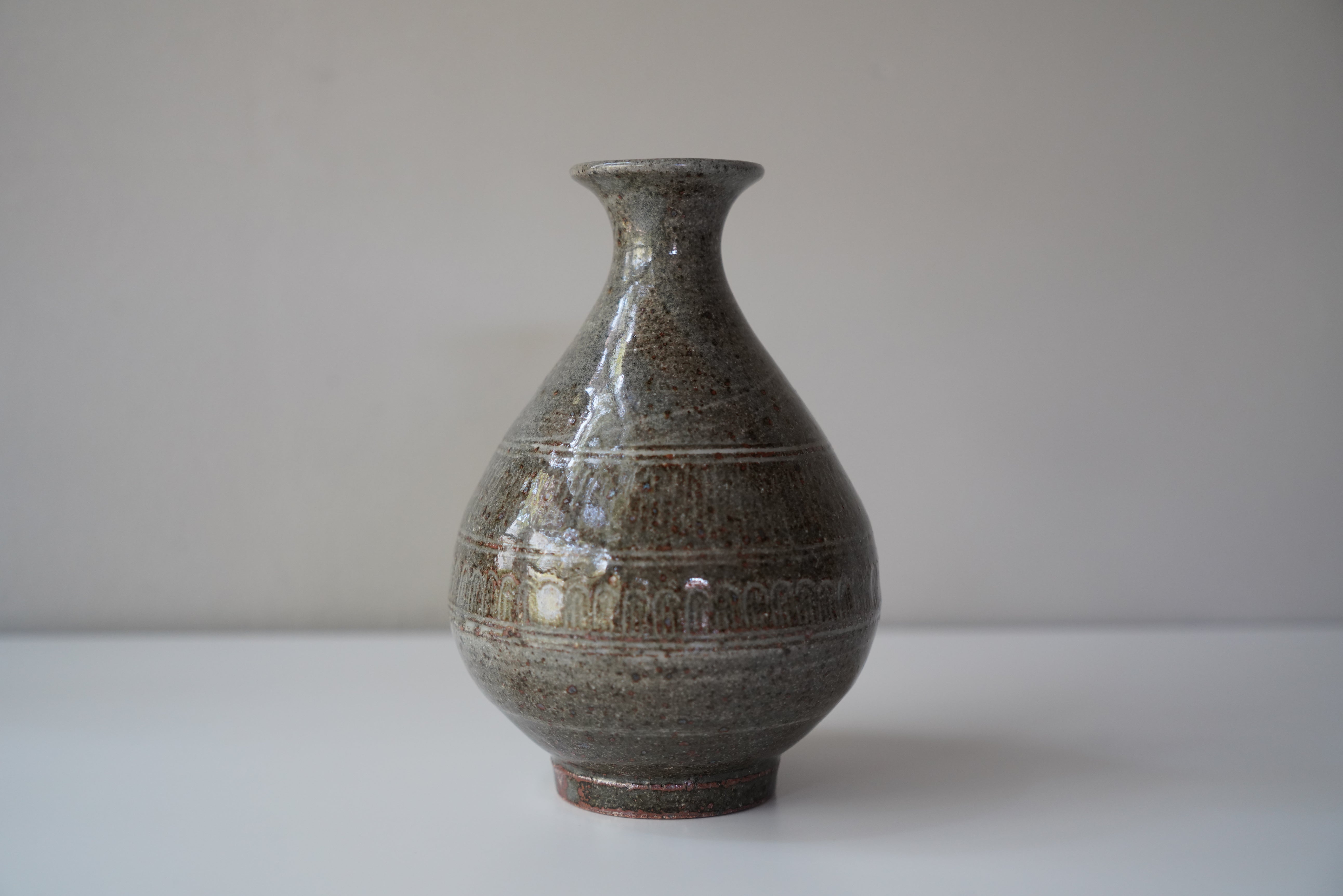 Mishima bud vase – Koji Everard